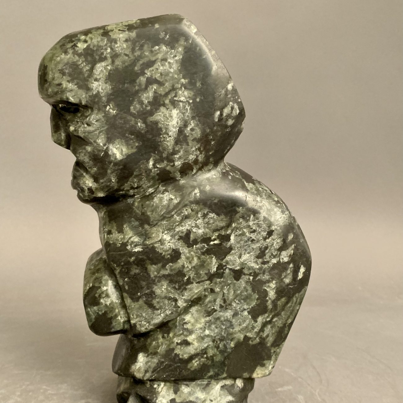 Inuk Building Igloo _ Simon Uttaq - Baffin Inuit Art