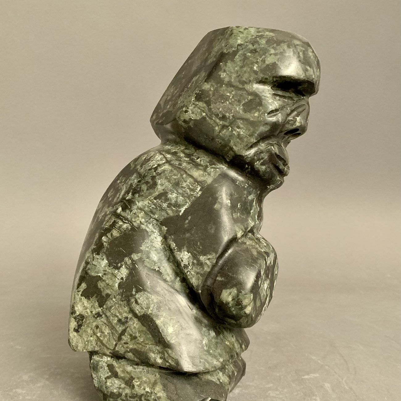 Inuk Building Igloo _ Simon Uttaq - Baffin Inuit Art